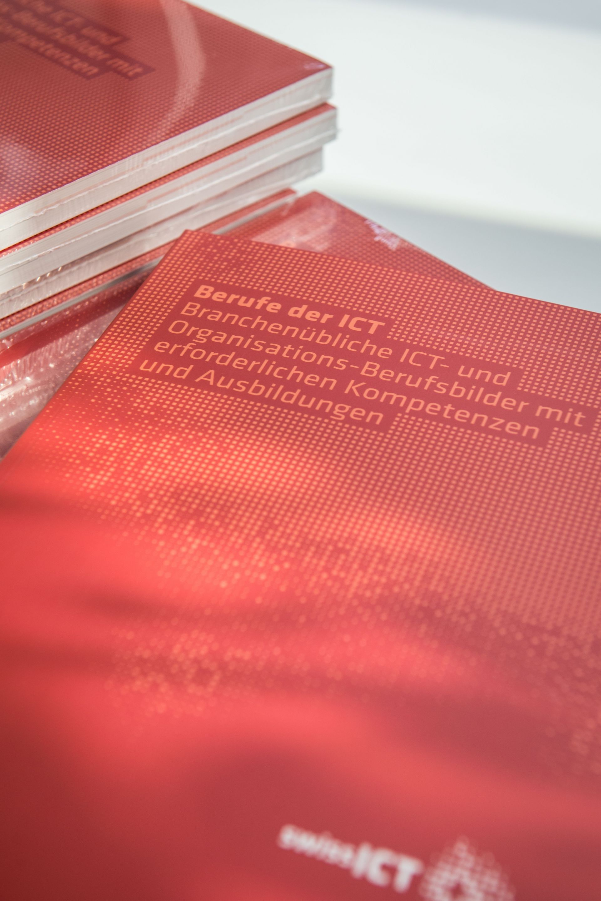 Berufe der ICT – das Standardwerk der Branche geht neue Wege - swissICT