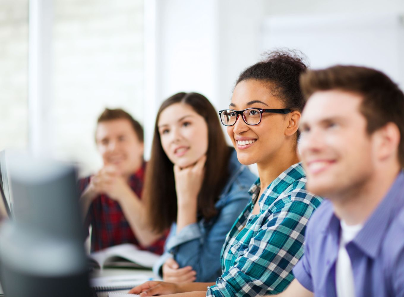 Warum Informatik? - 5 gute Gründe, Informatikerin zu werden - swissICT